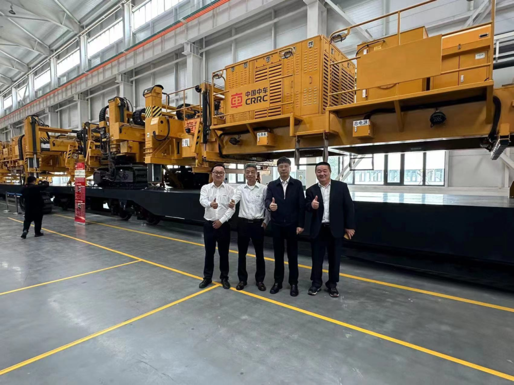 CPH-30J道岔铺换机组全球发布！山河智能与宝鸡中车时代共绘铁路装备新篇章！_新闻聚焦_新闻动态_应急救援装备产业技术创新战略联盟